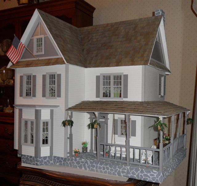 Victorian Farmhouse - Nana's Dollhouses and Miniatures